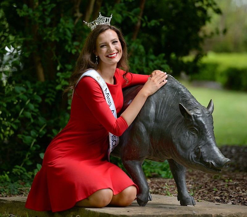 There she is, Miss Arkansas! Twirler Whitney Williams brings title home ...