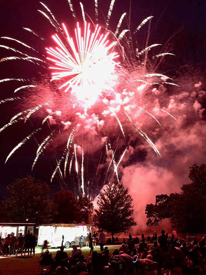 Gentry celebrates Independence Day with huge festival | Westside Eagle ...