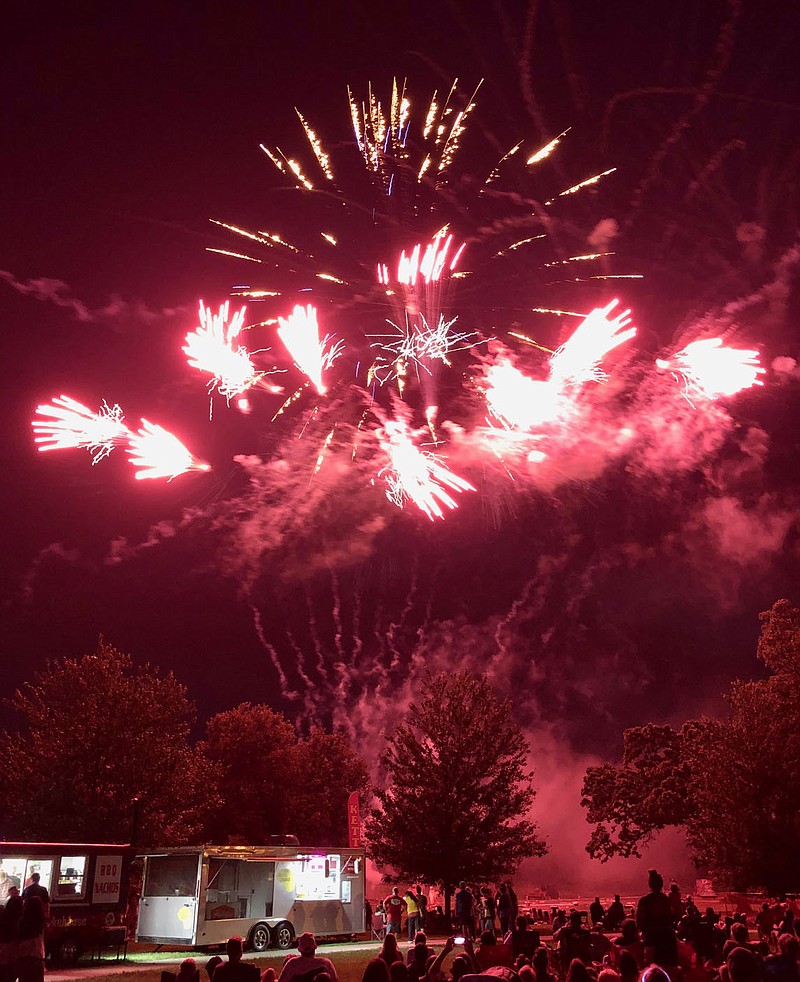 Gentry celebrates Independence Day with huge festival | Westside Eagle ...