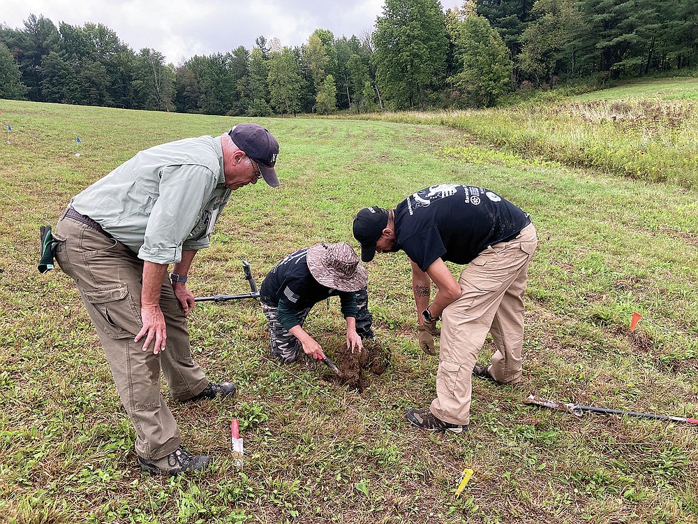 Veterans at Revolutionary battlefield in N.Y. dig, find camaraderie