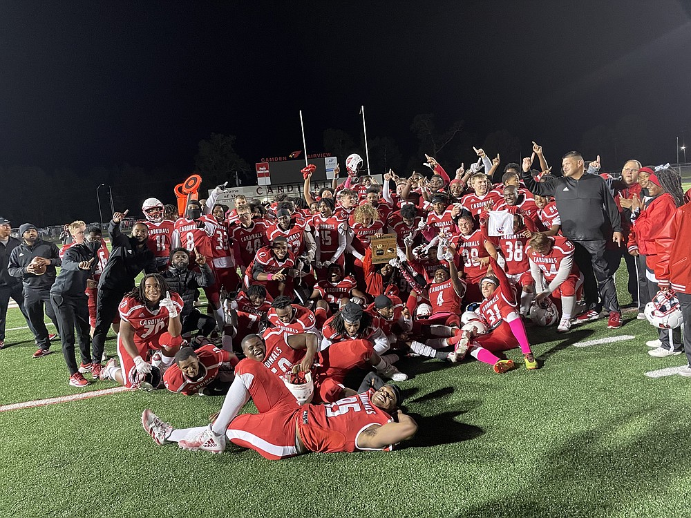 Conference Champs: Cardinals finish conference play undefeated with 31 ...