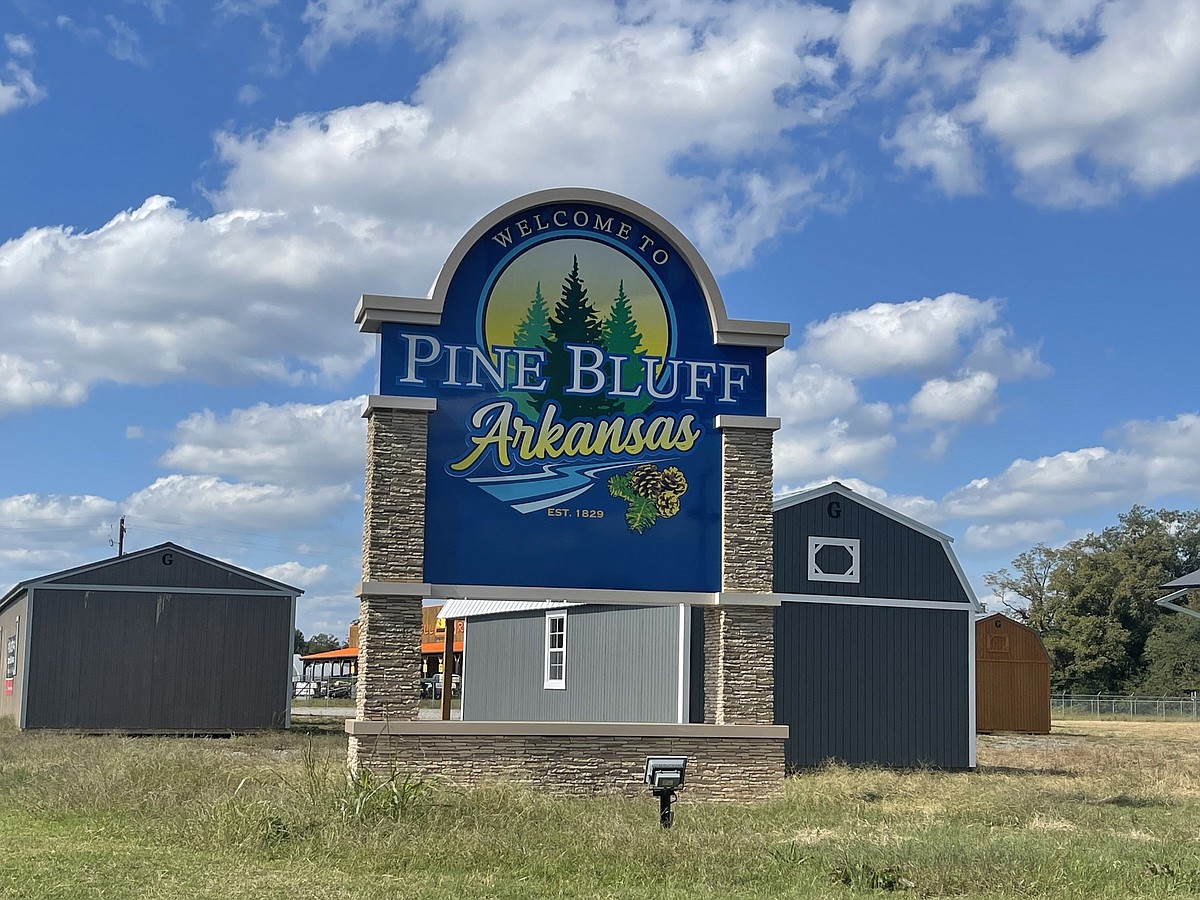 Striking signs set new city timbre | Northwest Arkansas Democrat-Gazette