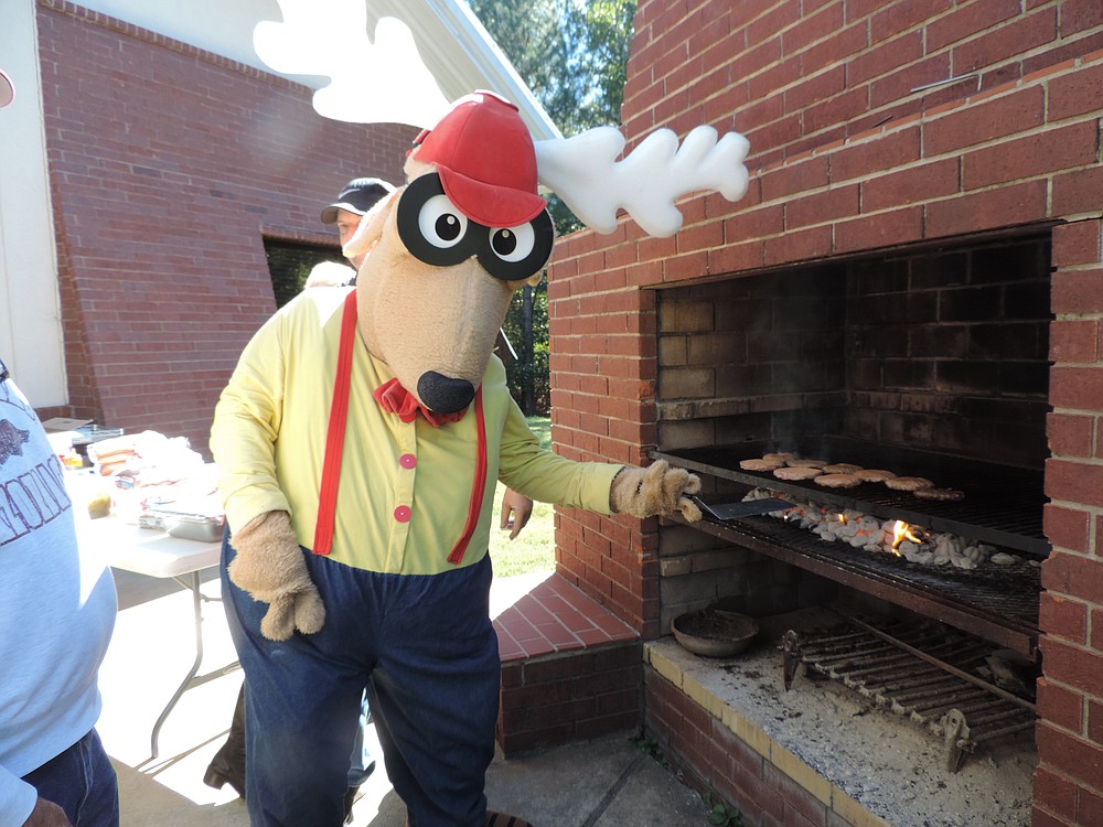 Elks Lodge 380 holds inaugural fun dog show 'Howl-o-ween'