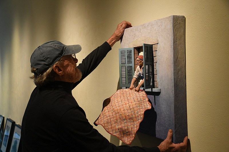 WATCH: 'See the art, see the artist' at Gallery Walk | Hot Springs ...