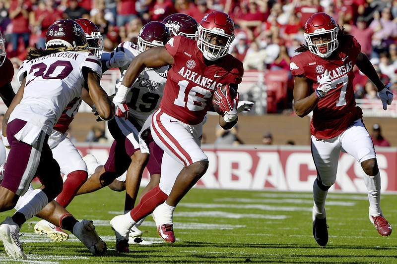 Arkansas scores in final seconds to beat Mississippi State, 31-28 ...