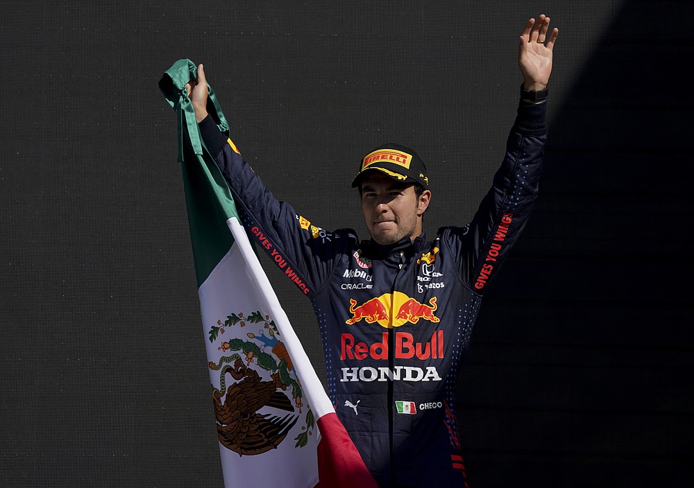 Verstappen wins in Mexico, extends F1 title-chase lead
