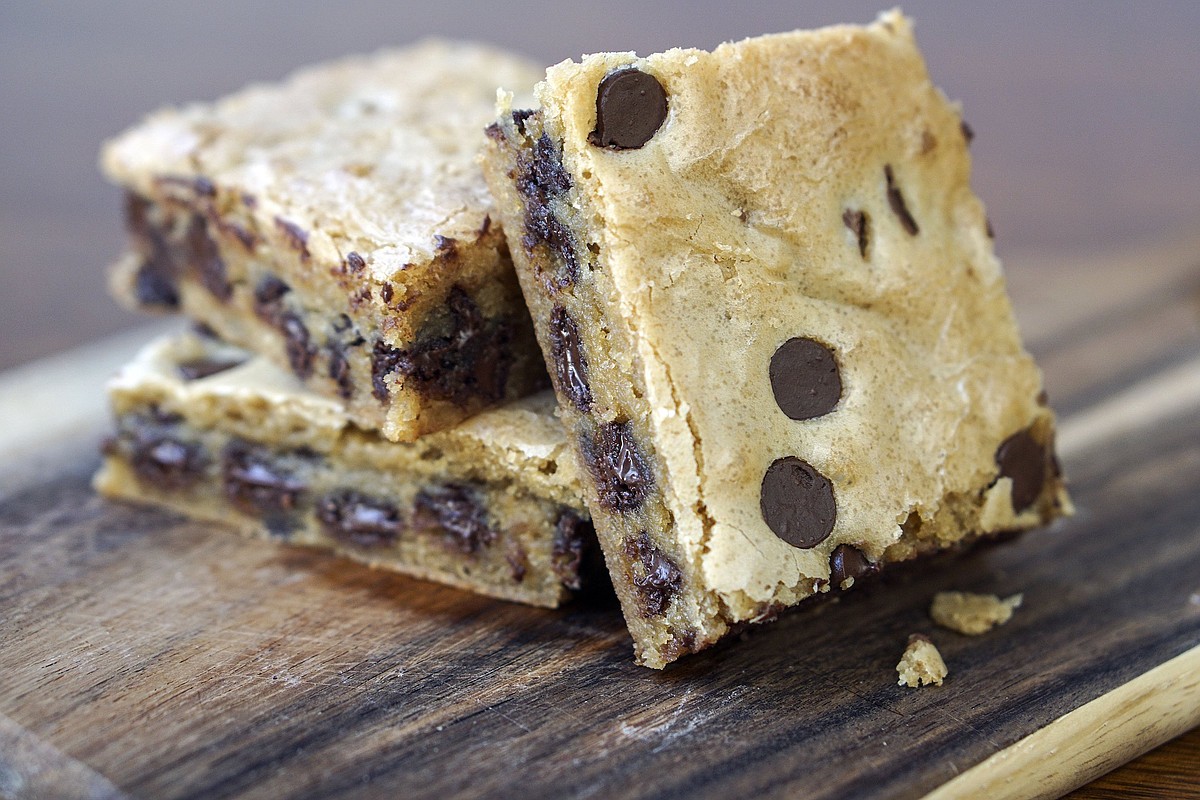 12 Days of Christmas Cookies: Brown Butter-Bourbon Chocolate Chip Bars ...