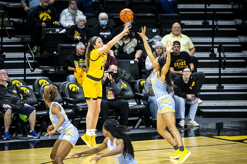 No. 1 Gamecocks slow down, romp | The Arkansas Democrat-Gazette ...