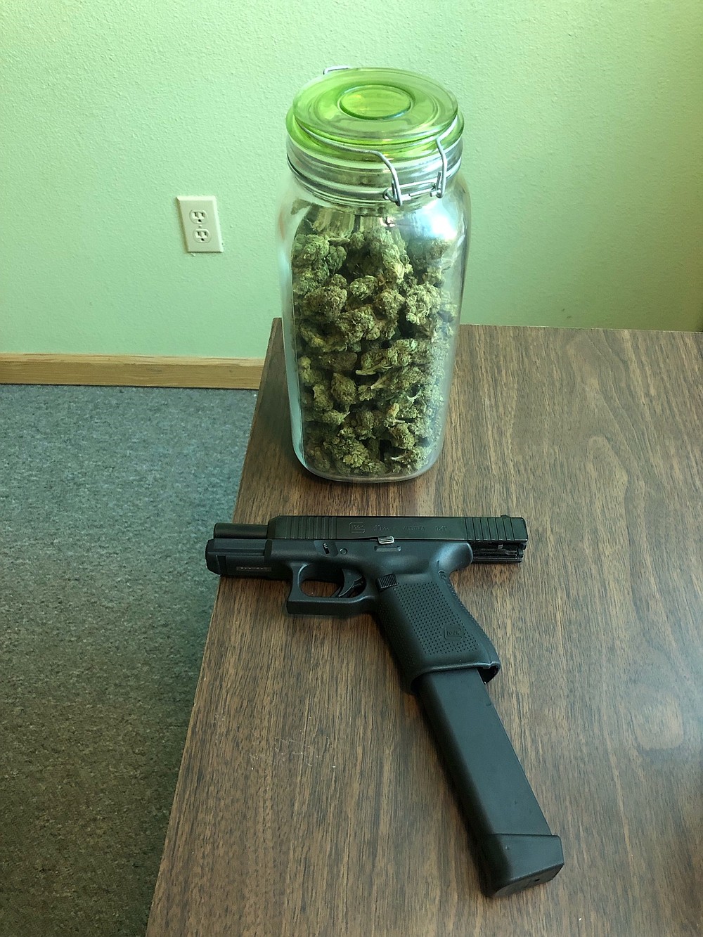 Man facing felonies after gun, drugs found Man facing felonies after gun, drugs found