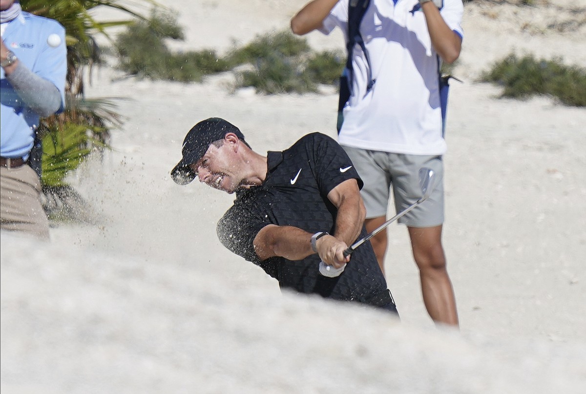 Rory McIlroy part of 3-way tie for Hero lead in the Bahamas | Hot ...