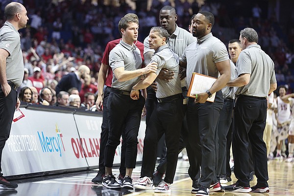 Musselman ejected as Hogs struggle, fall to Sooners | Hot Springs ...