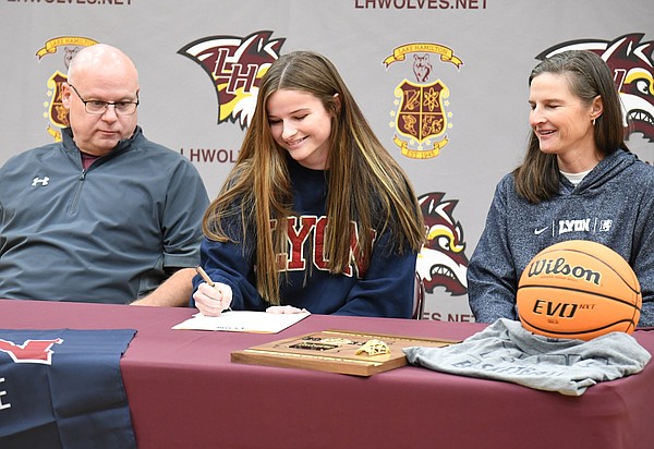 WATCH: Lady Wolves trio signs to play collegiate basketball | Hot ...