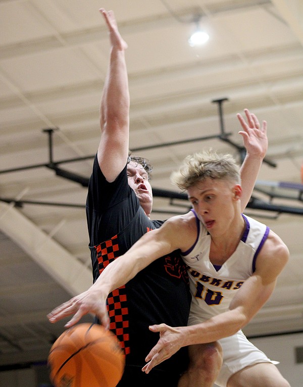 Kizer, Cobras hold off Scrappers in overtime