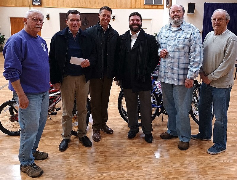 Riser Ford makes donation to Elks' Christmas Fund | Hot Springs ...