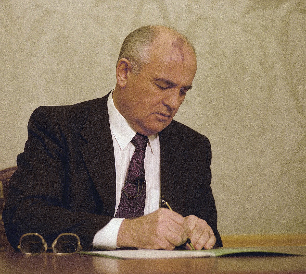 Gorbachev's resignation 30 years ago marked the end of USSR | Texarkana ...