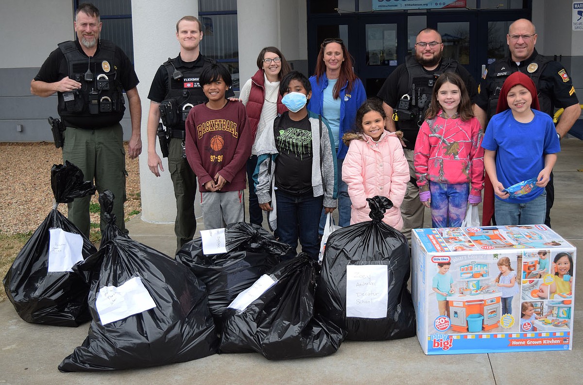 Decatur police join in annual Shop with a Cop program | The Arkansas ...