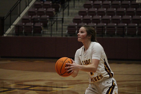 Lady Wolves cruise past Mena into championship game | Hot Springs ...
