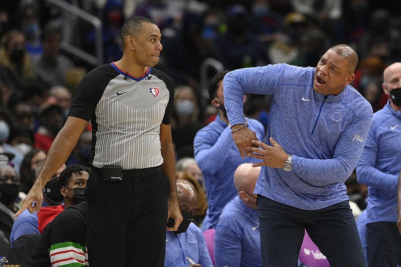 Trio of G League referees get NBA games amid virus issues