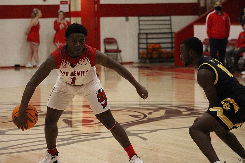 Aggresive approach leads Red Devils past Hornets | Hot Springs Sentinel ...