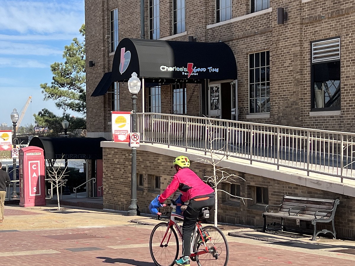 RESTAURANT TRANSITIONS: Charlee's could reopen within week; Geyer ...