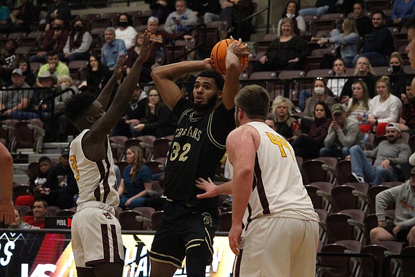 Lake Hamilton holds on for win against Hot Springs | Hot Springs ...