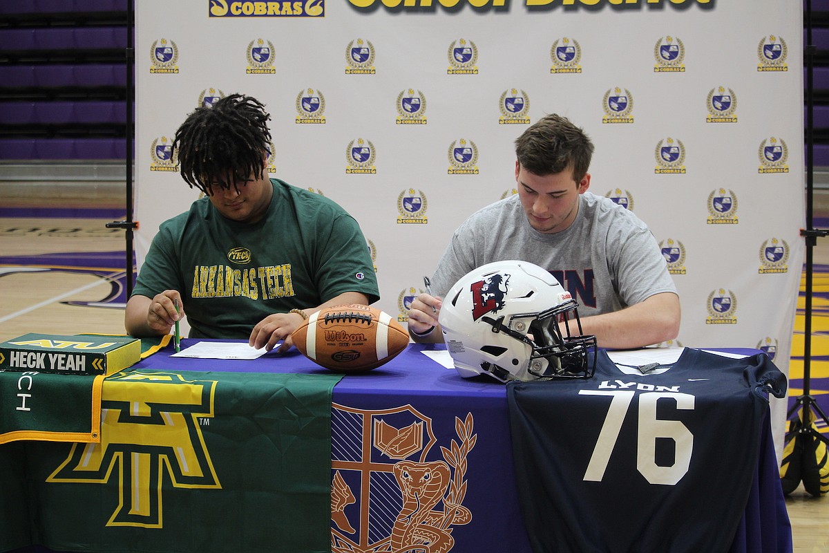 WATCH: Fountain Lake linemen sign to play collegiate football | Hot ...