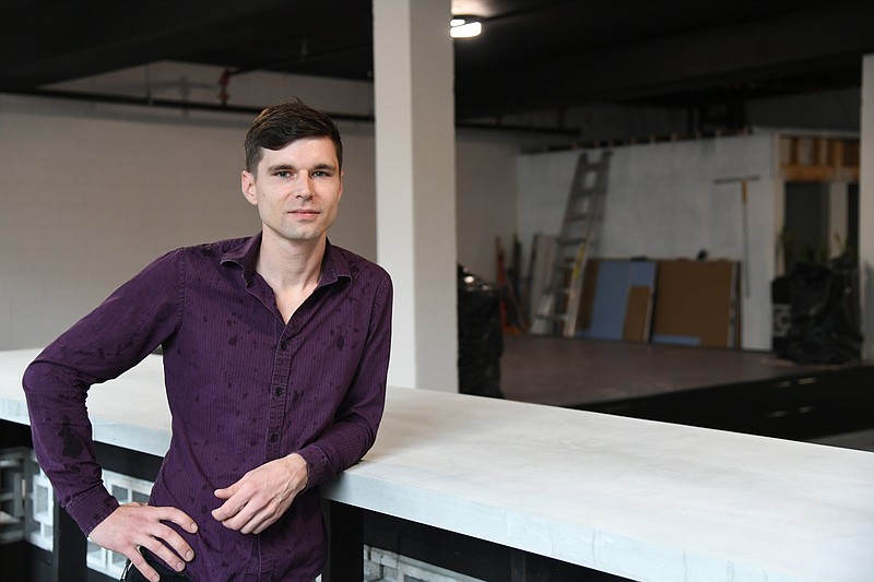 WATCH: Coats leaves his mark on Park Avenue | Hot Springs Sentinel Record