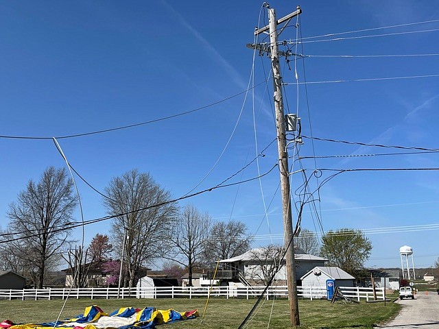 Electrical line crash cuts out power | California Democrat