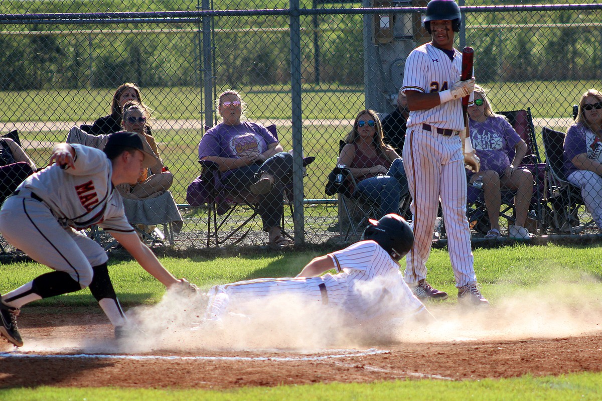 3 Cobras go long in rout of Leopards | Hot Springs Sentinel Record