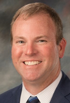 Veteran bankers take top postings