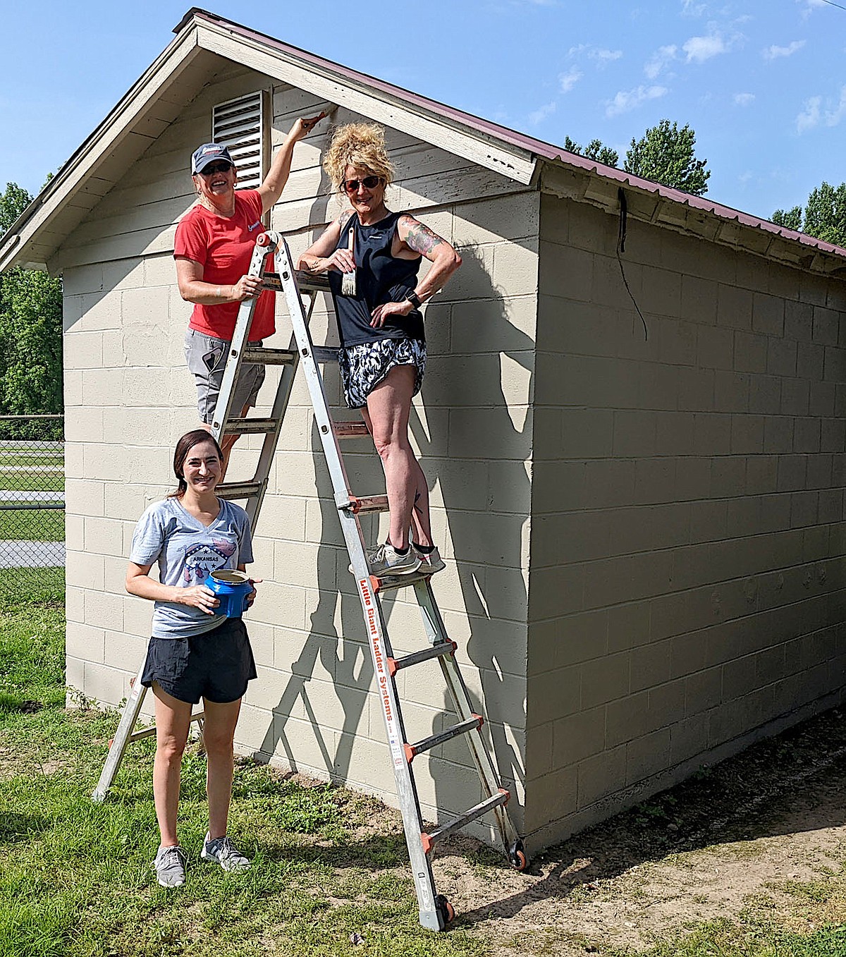 Simmons Foods volunteers help to Gentry | Westside Eagle Observer