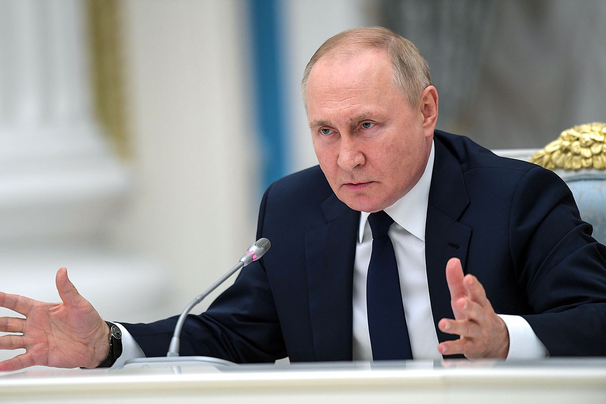 Ex-Russian leader gets muted tribute from his successor | Northwest ...