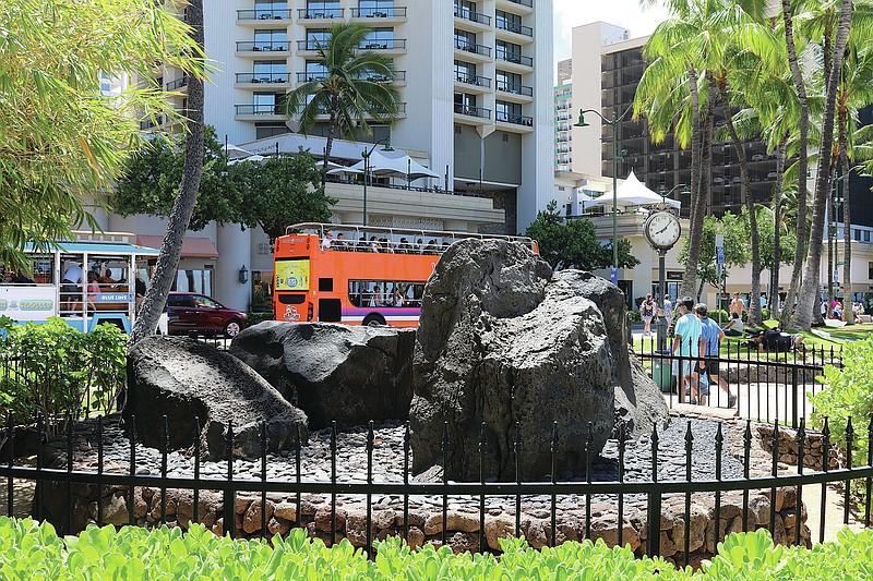 Stones of the mahu: Hawaii museum revisits history of gender-fluid ...