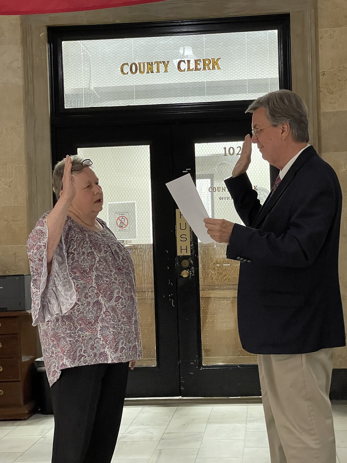 PHOTOS: Interim county clerk sworn in | El Dorado News