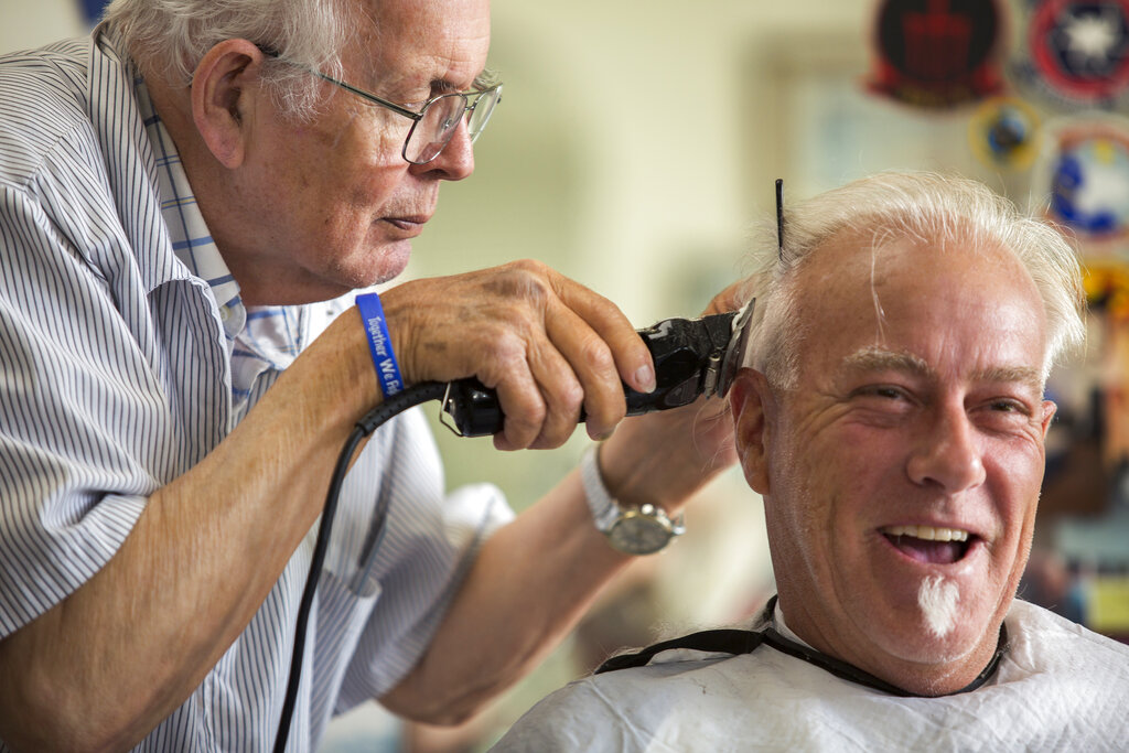 Virginia barber reflects on more than 60 years of haircuts | El Dorado News