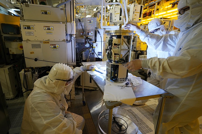 Semiconductor bill unites Sanders, the right — in opposition ...