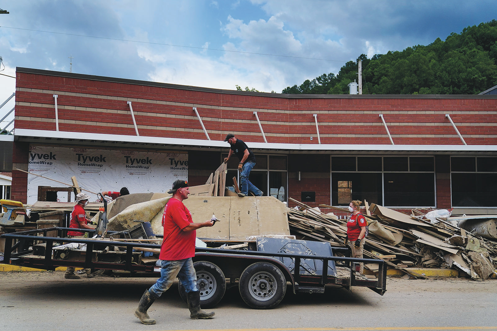 Former coal town comes together in face of Kentucky floods