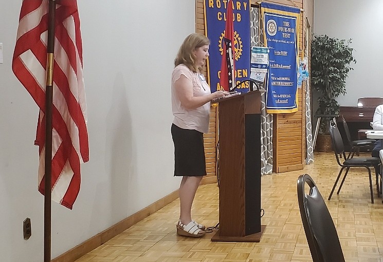 Local author speaks to Camden Lions Club | El Dorado News