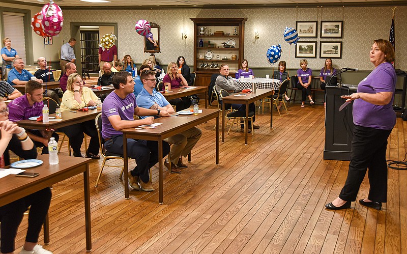 Bank uses doughnuts to inspire giving | Jefferson City News Tribune