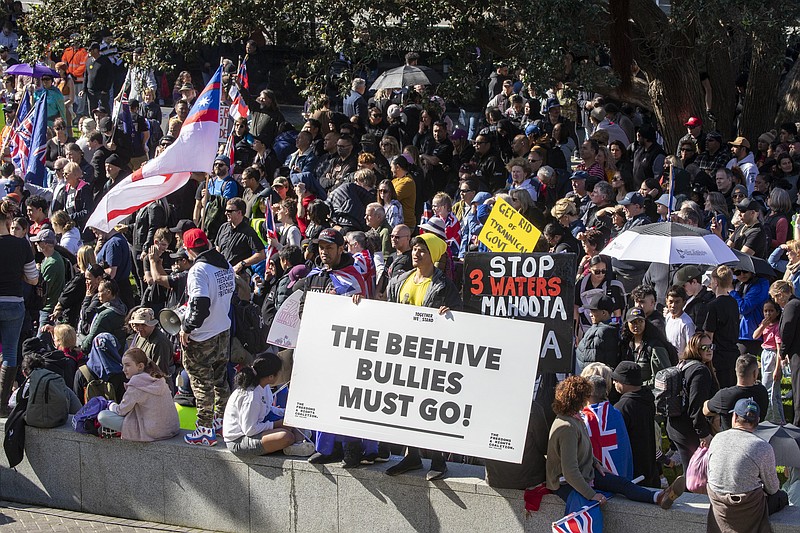 Anti-mandate protesters converge on New Zealand Parliament