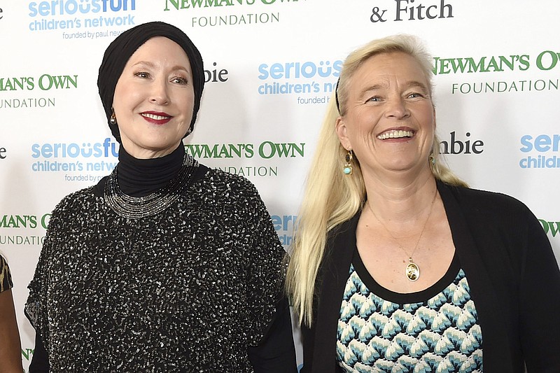 Newman’s daughters sue foundation | Hot Springs Sentinel Record