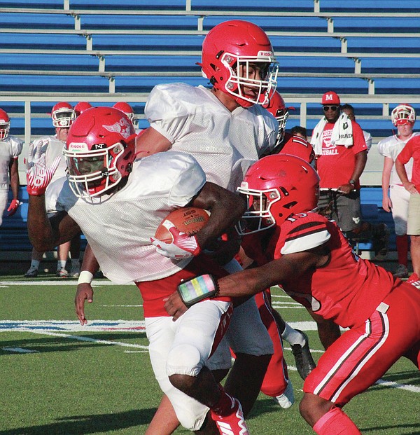 Just hanging on | Magnolia Banner News