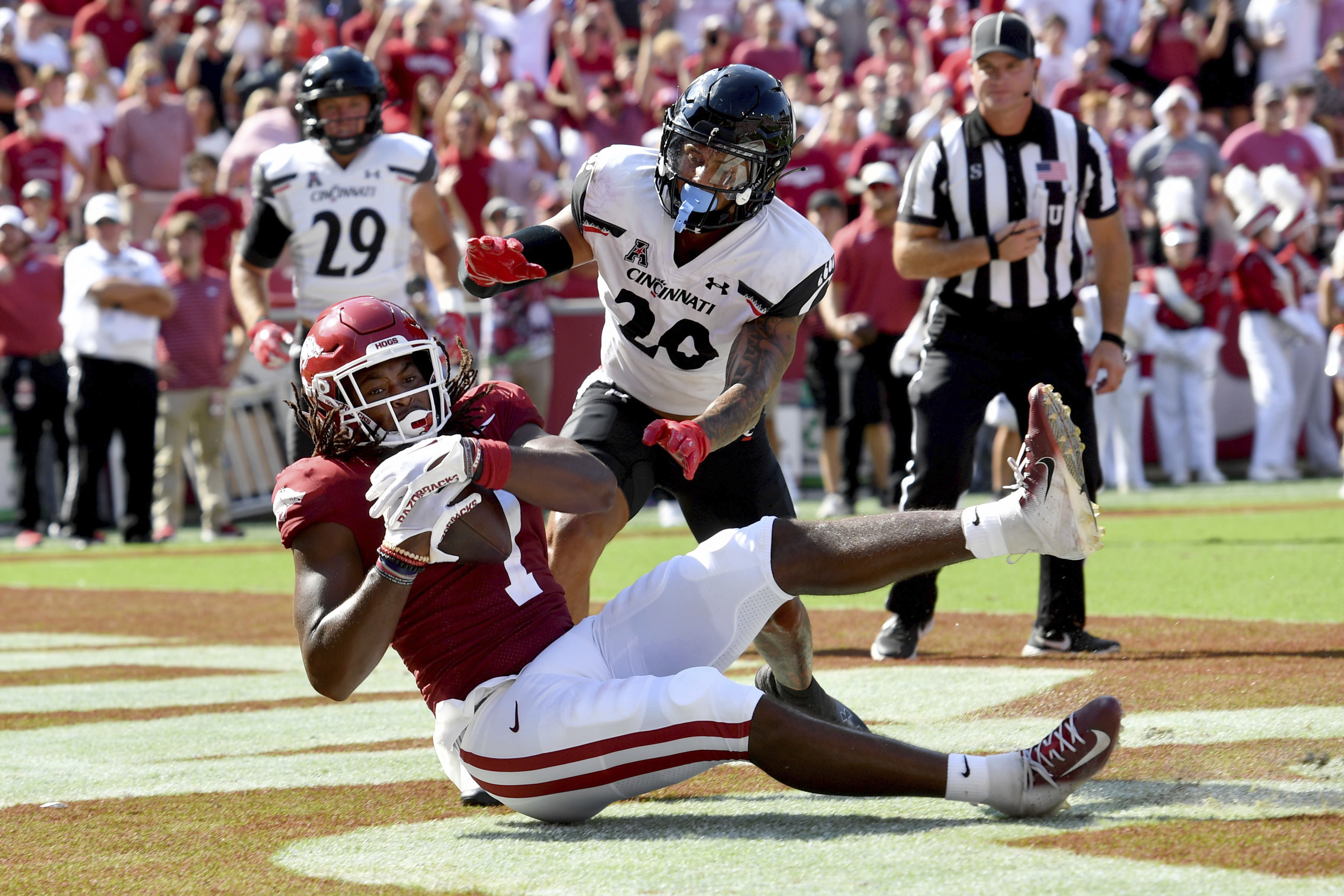 Jefferson generates 4 TDs to power Arkansas over Cincinnati | Hot ...