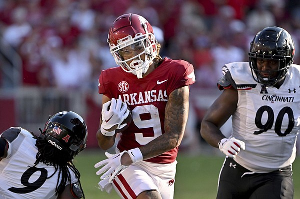 No. 16 Arkansas moves up in latest AP poll | Texarkana Gazette