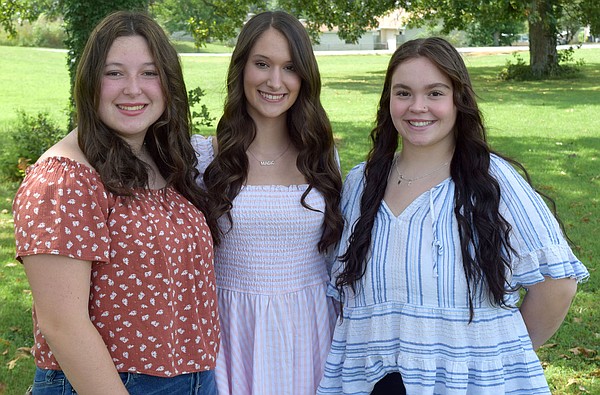 Three seniors vying to be Bulldog homecoming queen | Westside Eagle ...
