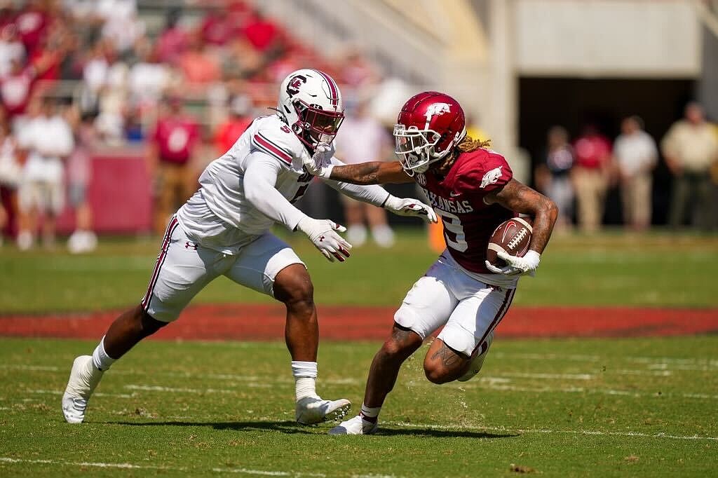 Hogs run wild: Arkansas up to the task, carve Gamecocks | Texarkana Gazette