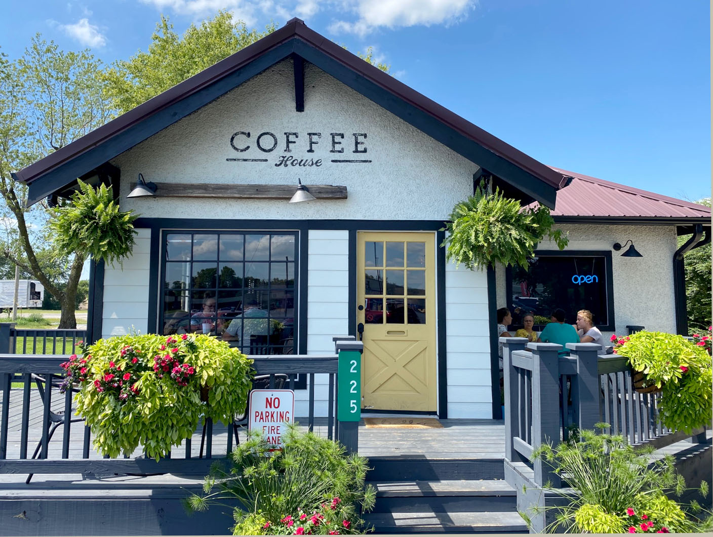 Small Bakery A Big Hit In Gentry With Sweet Treats And Sandwiches