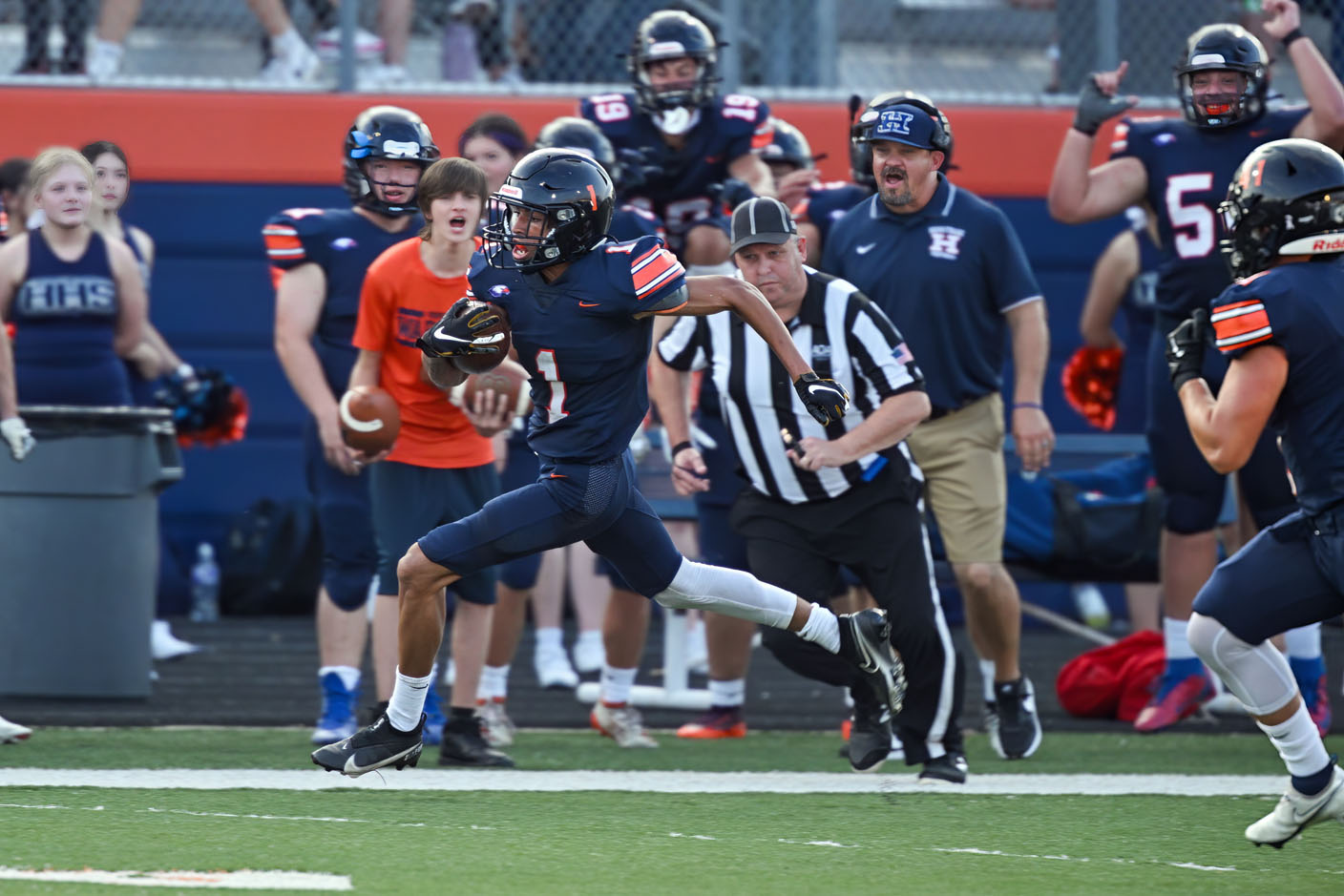 PREP FOOTBALL: Lockett’s move from defense to offense boosts Heritage’s ...