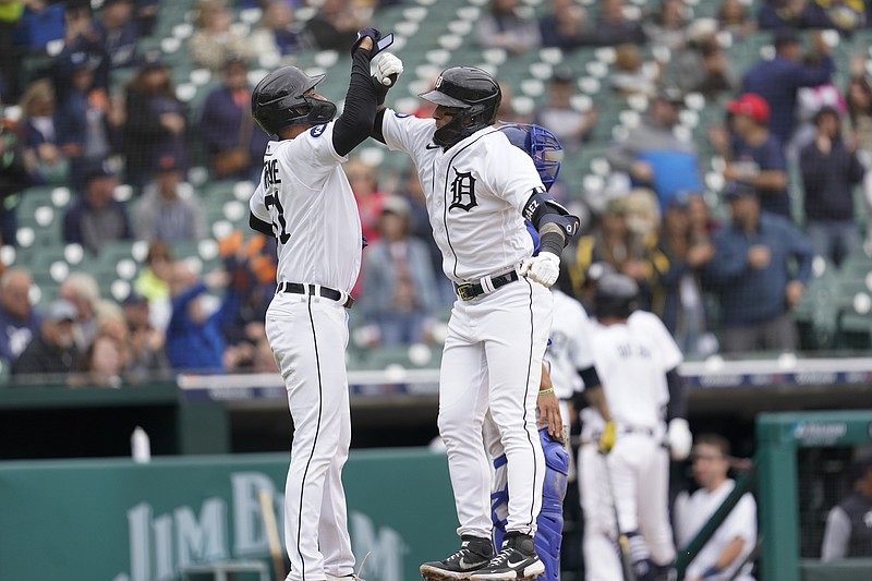 Castro, Báez homer, Tigers sweep Royals, 10-3 | Texarkana Gazette