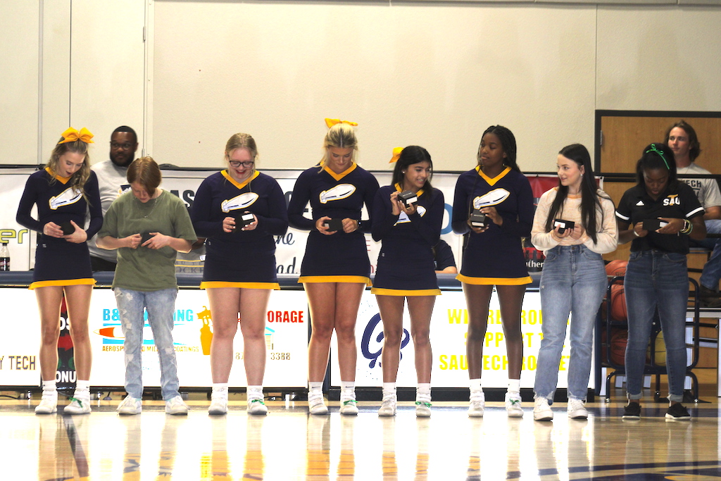 SAU Tech reveals teams, banners and rings at Meet the Rockets | Camden News